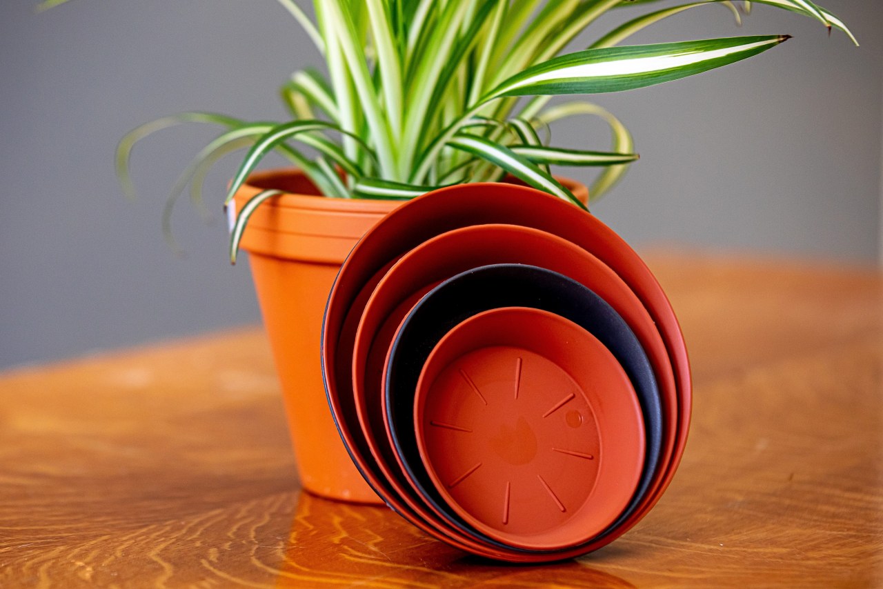 Podmisky pod květináče